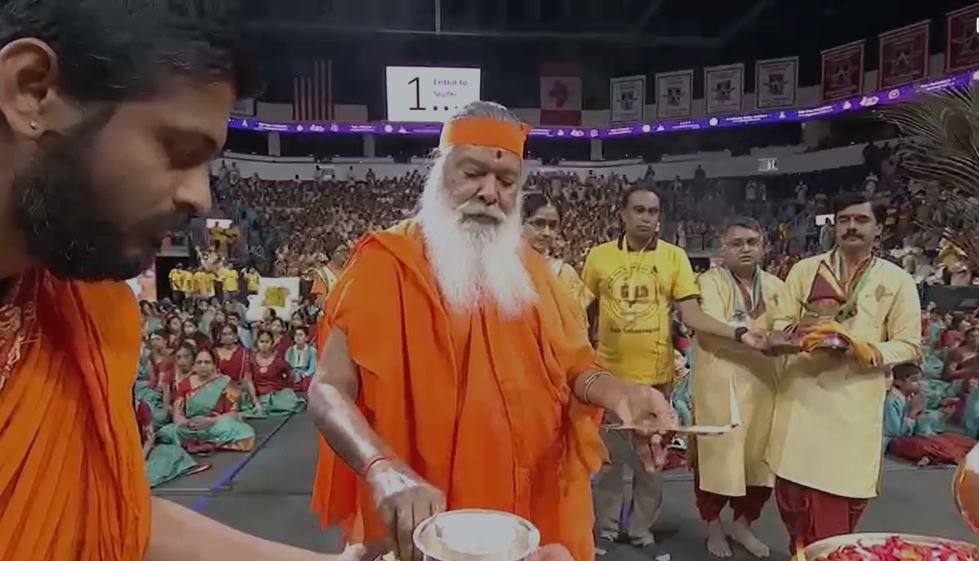 GANAPATI SACHIDANANDA SWAMIJI: ಅಮೆರಿಕದ ಡಲ್ಲಾಸ್‍ನಲ್ಲಿ ಸಾಮೂಹಿಕ ಭಗವದ್ಗೀತೆ ...